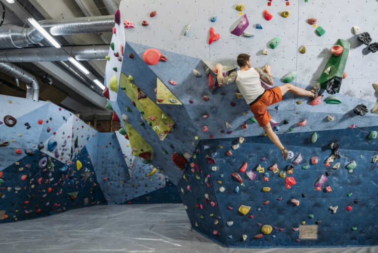 Escalade de Bloc : Guide Essentiel pour Débutants